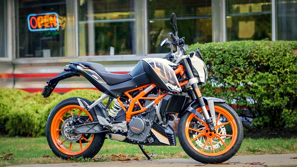 2015 KTM 390 Duke Review - RevZilla