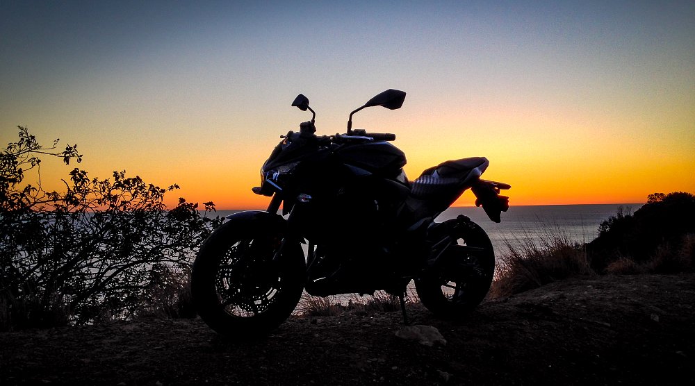 2016 Kawasaki Z800 Review - RevZilla