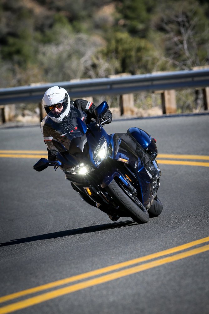 2016 Yamaha FJR1300 first ride review - RevZilla