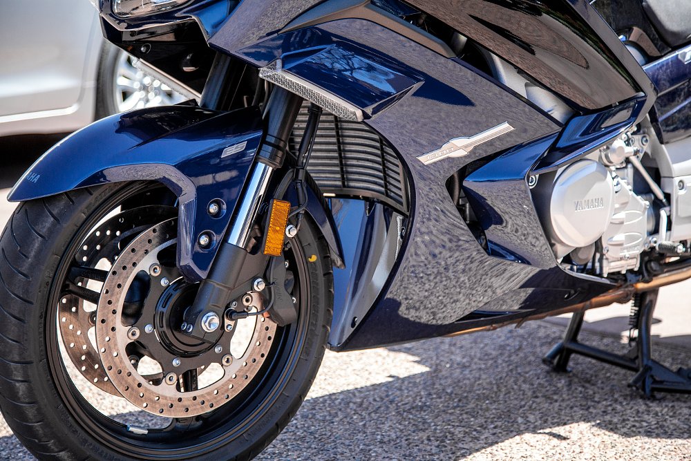 2016 Yamaha FJR1300 first ride review - RevZilla
