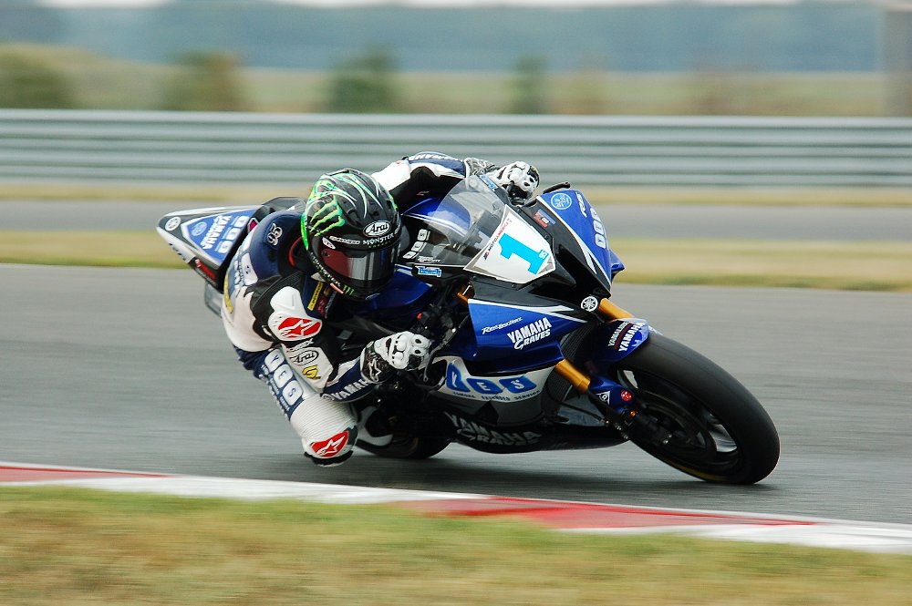 Beaubier's bike dies, but he still wins the superbike championship ...