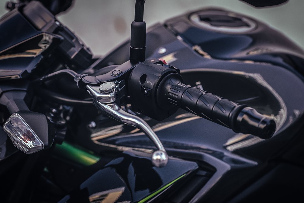 2017 Kawasaki Z900 first ride review - RevZilla