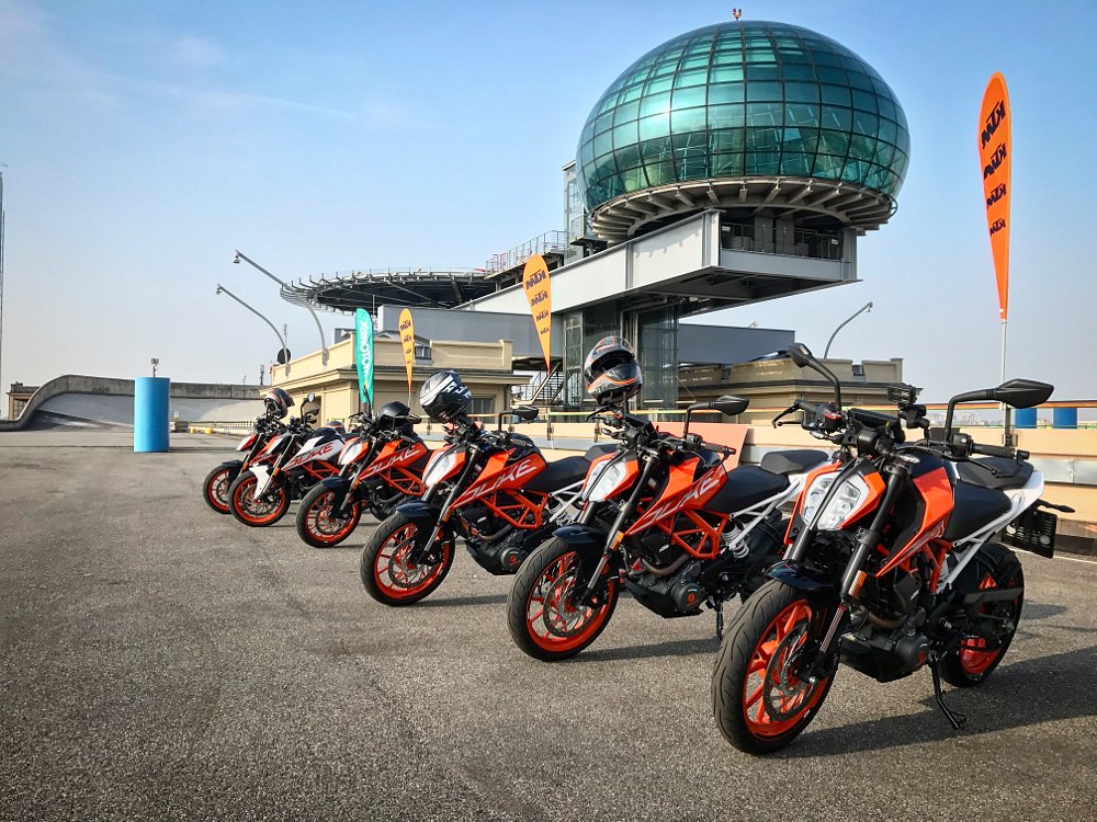 2017 KTM 390 Duke first ride review - RevZilla