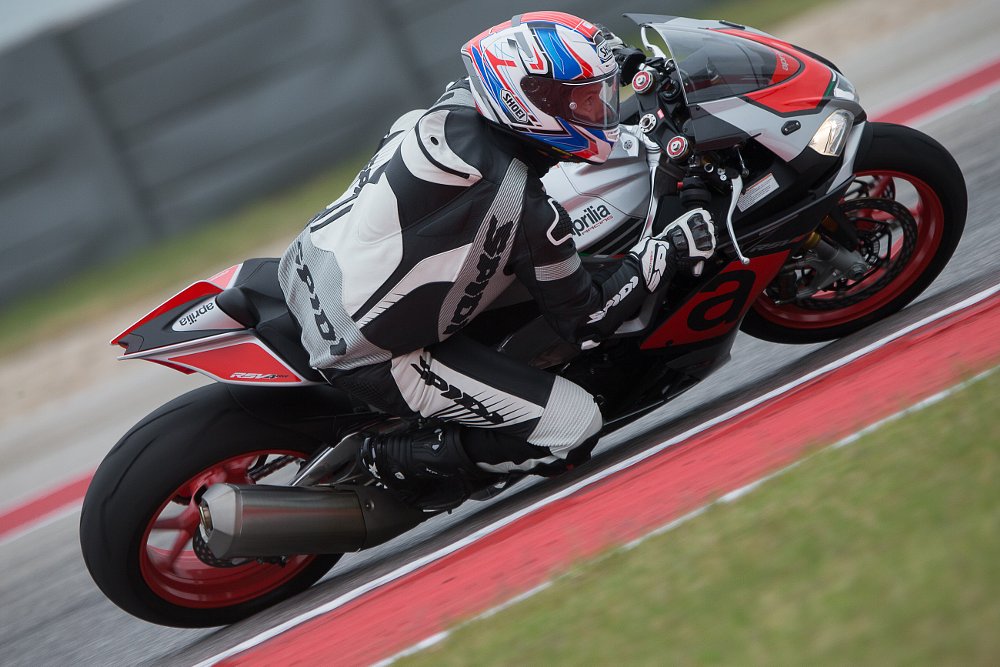 2017 Aprilia RSV4 RF and RSV4 RR first ride review - RevZilla