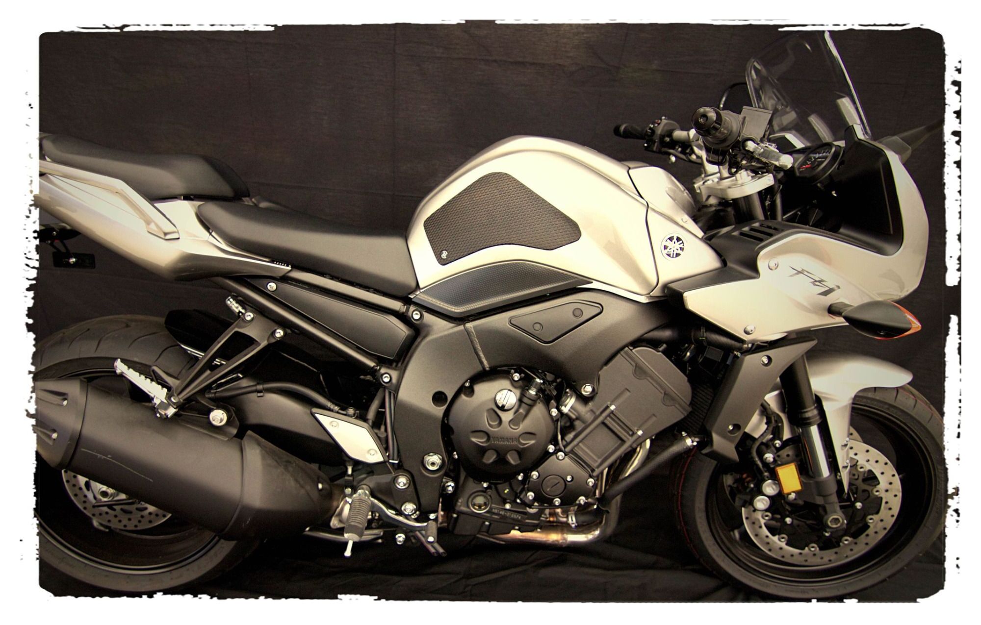 TechSpec XL2 Tank Pads Yamaha FZ1 2006-2015 - RevZilla