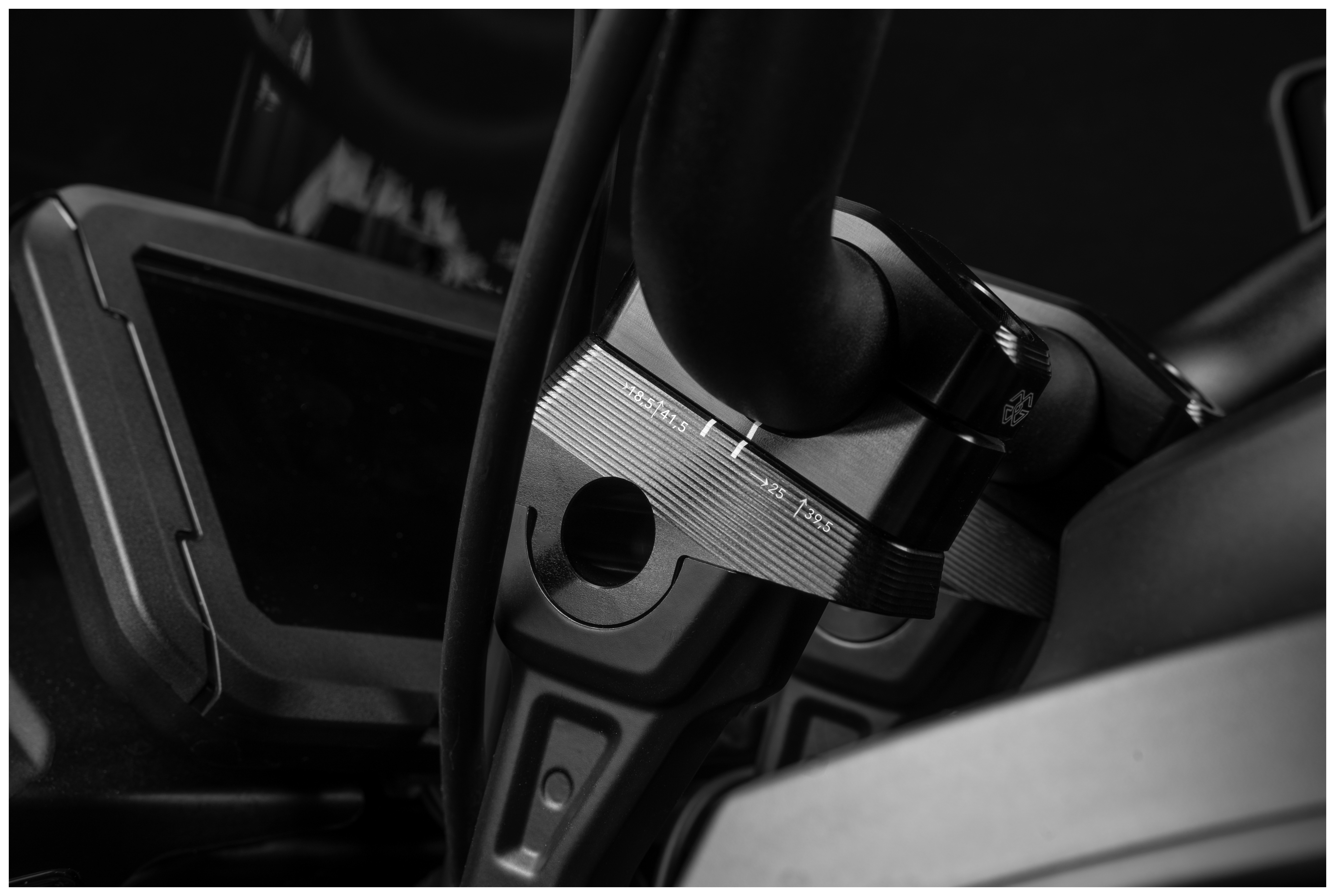 Gilles Tooling 1DGT Handlebar Riser For Harley Pan America / CVO ...